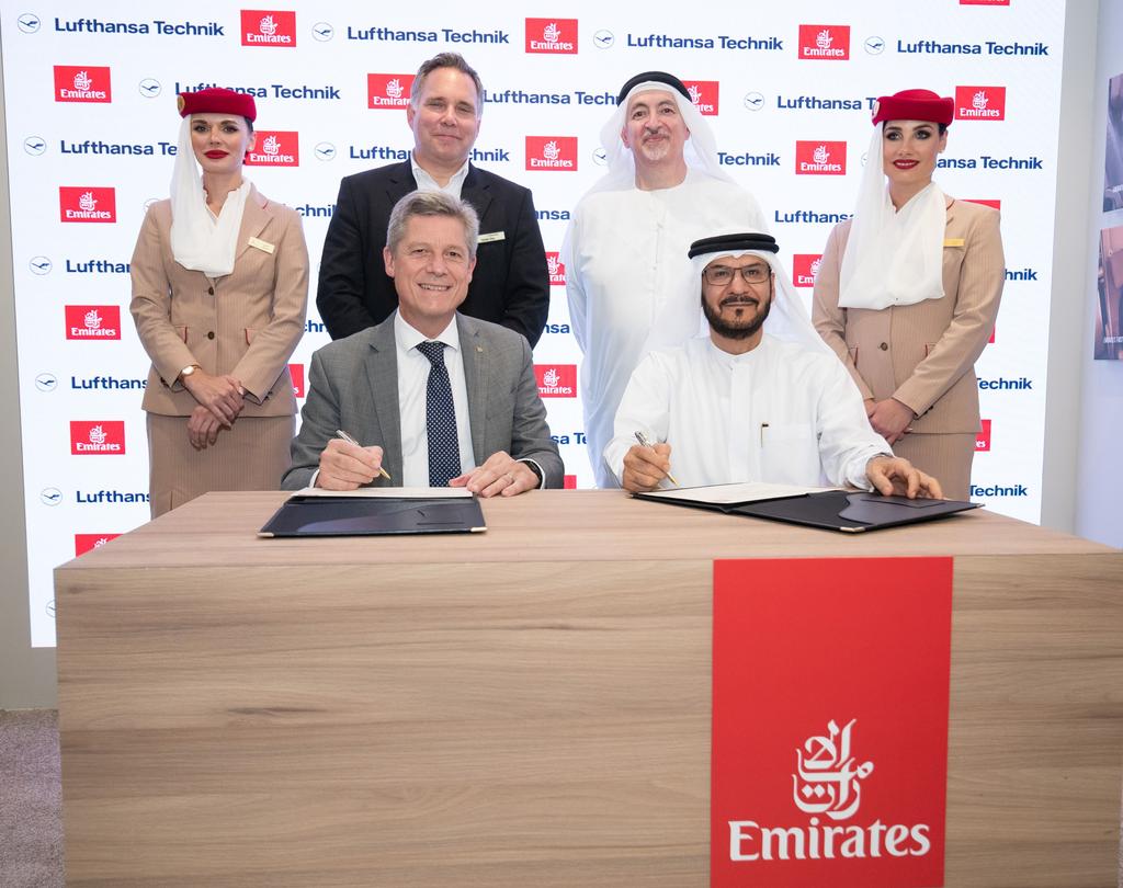 Signing ceremony at the Dubai Airshow 2023