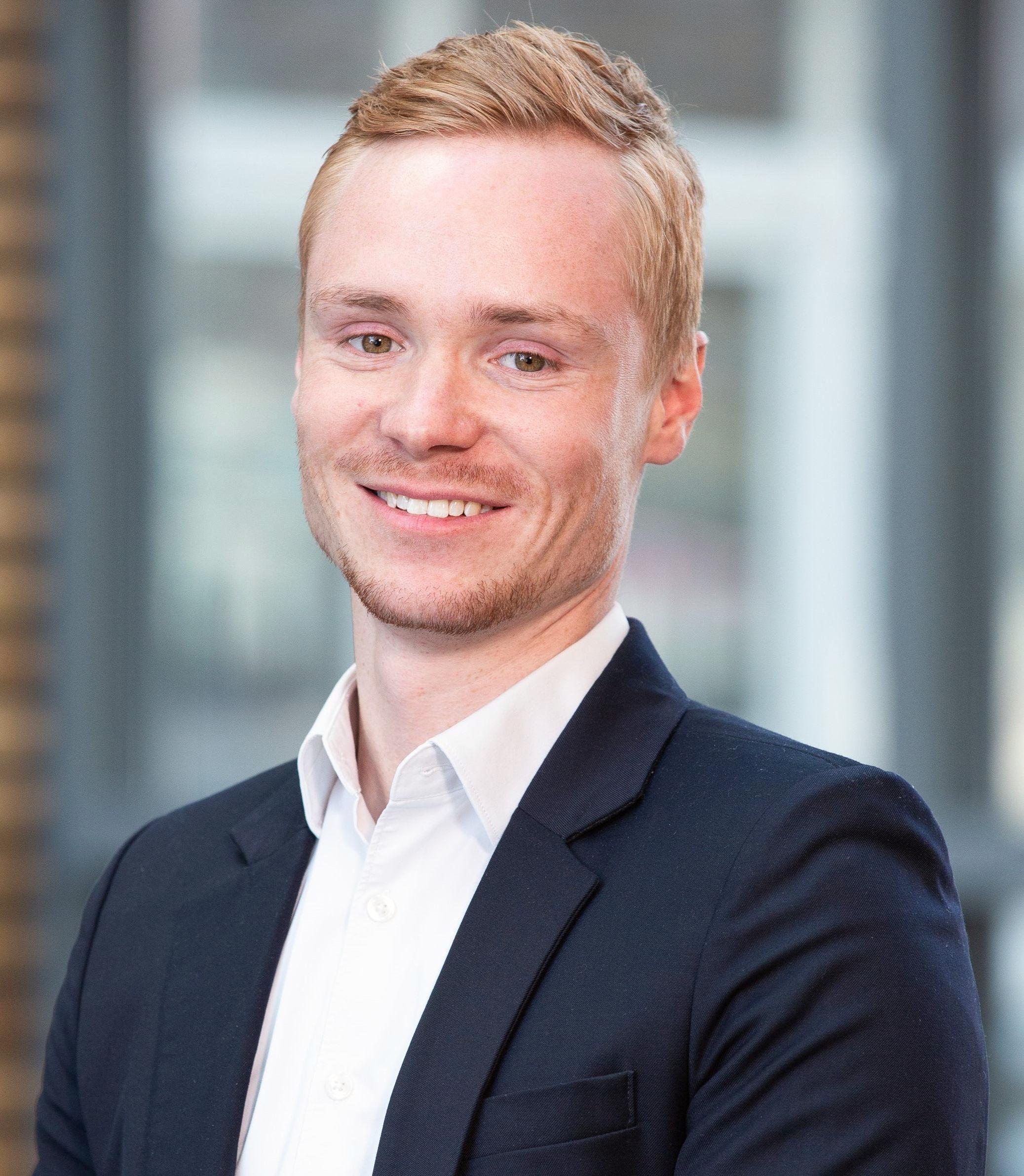 Nils_Luebbing_Contact_original.jpg?nowebp=1