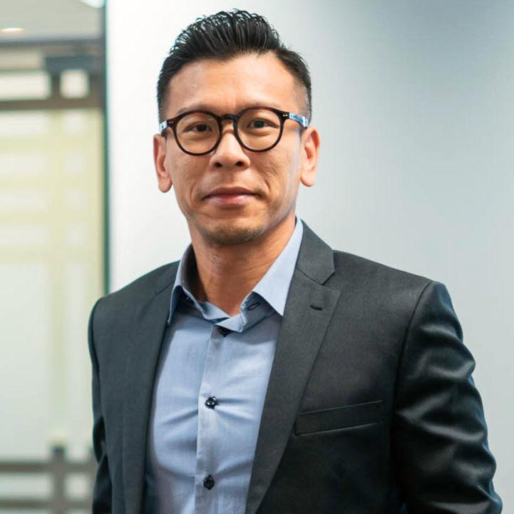 Contact_Lee_Adrian.jpg?nowebp=1