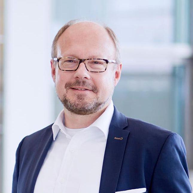 Contact_Grube_Jan_005_R2--2-.jpg?nowebp=1