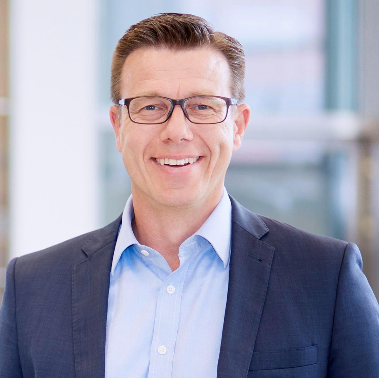 Contact_Martens_Frank_008_R2--2-.jpg?nowebp=1