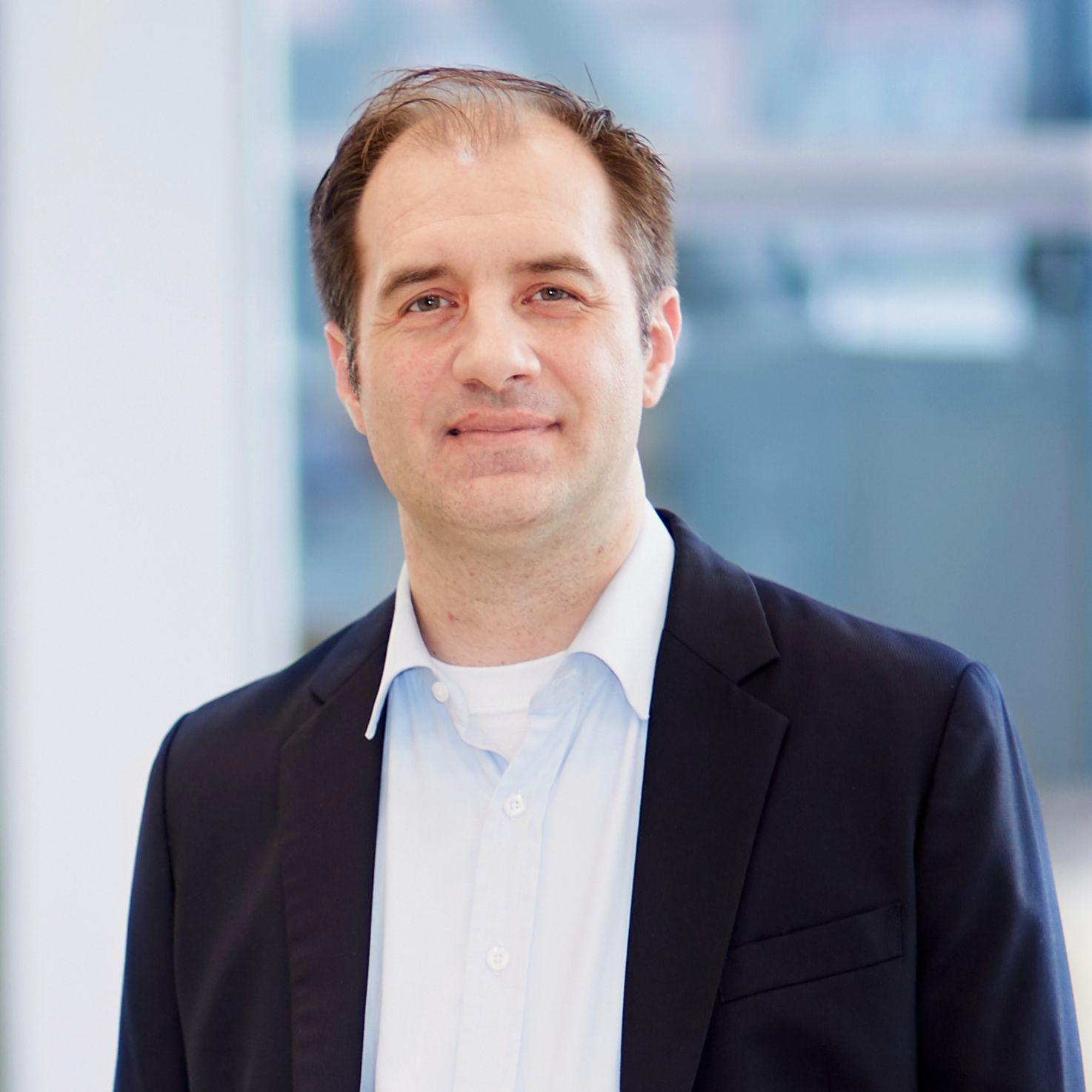 Contact_Loh_Stefan_002_R3_R.jpg?nowebp=1