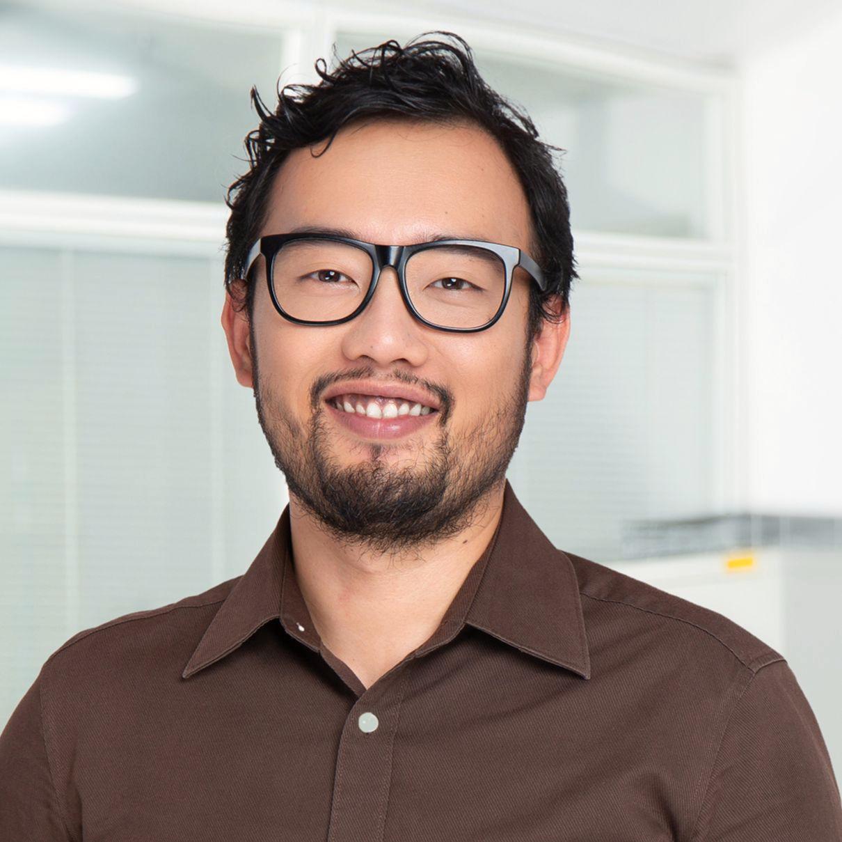 Contact_Hu_Yang2High_Res.jpg?nowebp=1