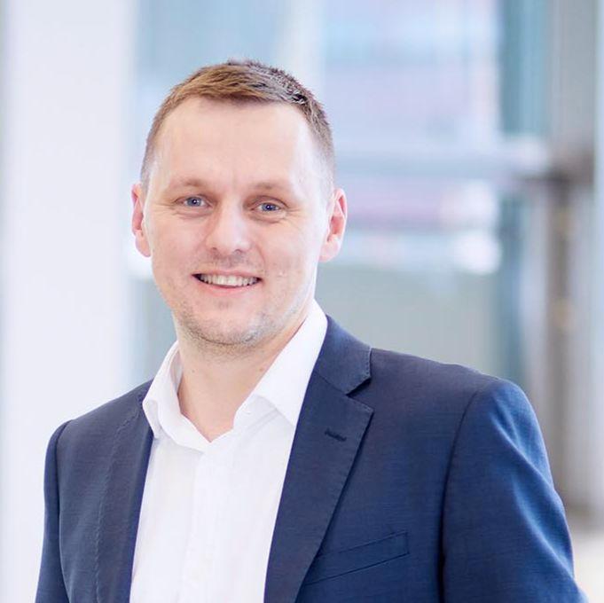 Contact_Jouzonis_Tadas_004_R2--2-.jpg?nowebp=1